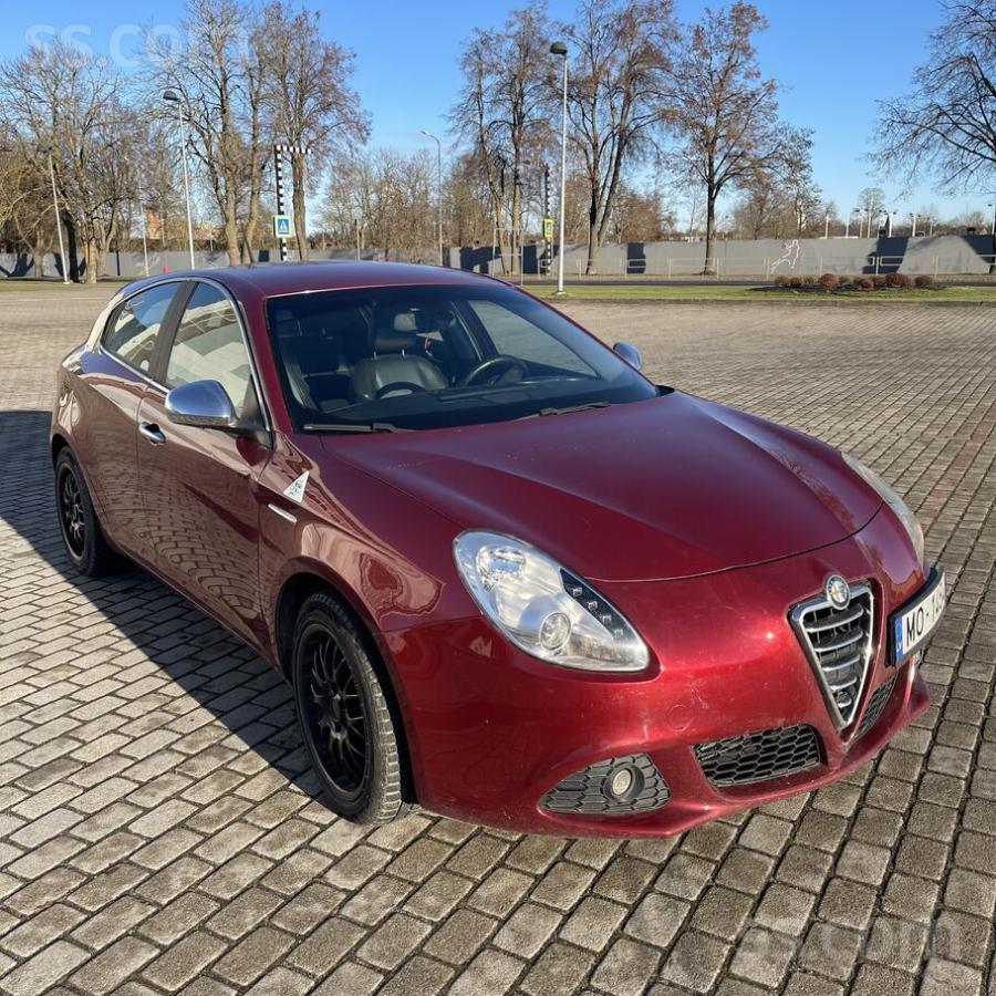 Sarkans Alfa Romeo Giulietta 2010 Dobele, ar dzinēja tilpumu 1.60 L un nobraukumu 238 tūkst. km par 3777 €, foto 7 vietnē AUTOMOTO.COM.LV