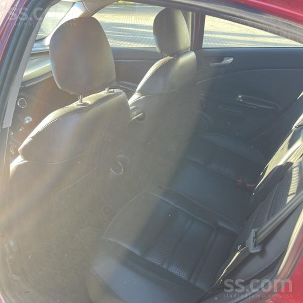 Sarkans Alfa Romeo Giulietta 2010 Dobele, ar dzinēja tilpumu 1.60 L un nobraukumu 238 tūkst. km par 3777 €, foto 8 vietnē AUTOMOTO.COM.LV