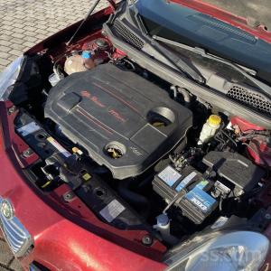 Sarkans Alfa Romeo Giulietta 2010 Dobele, ar dzinēja tilpumu 1.60 L un nobraukumu 238 tūkst. km par 3777 €, foto 12 vietnē AUTOMOTO.COM.LV