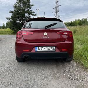 Sarkans Alfa Romeo Giulietta 2010 Dobele, ar dzinēja tilpumu 1.60 L un nobraukumu 223 tūkst. km par 3500 €, foto 3 vietnē AUTOMOTO.COM.LV
