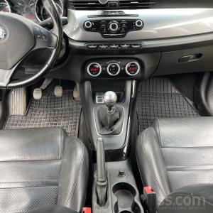 Sarkans Alfa Romeo Giulietta 2010 Dobele, ar dzinēja tilpumu 1.60 L un nobraukumu 223 tūkst. km par 3500 €, foto 9 vietnē AUTOMOTO.COM.LV