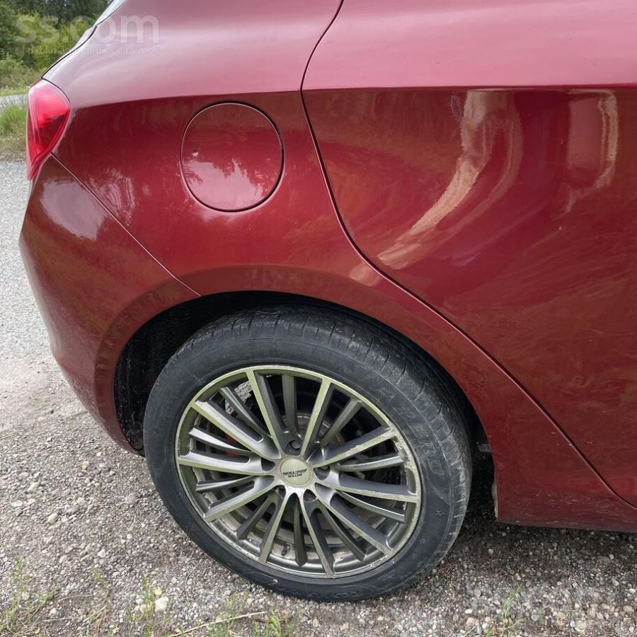 Sarkans Alfa Romeo Giulietta 2010 Dobele, ar dzinēja tilpumu 1.60 L un nobraukumu 223 tūkst. km par 3500 €, foto 17 vietnē AUTOMOTO.COM.LV