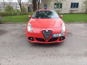 Sarkans Alfa Romeo Giulietta 2011 Viļņa, ar dzinēja tilpumu 1.40 L un nobraukumu 408 tūkst. km par 900 €, foto 3 vietnē AUTOMOTO.COM.LV