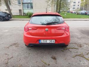 Sarkans Alfa Romeo Giulietta 2011 Viļņa, ar dzinēja tilpumu 1.40 L un nobraukumu 408 tūkst. km par 900 €, foto 7 vietnē AUTOMOTO.COM.LV