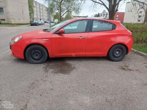 Sarkans Alfa Romeo Giulietta 2011 Viļņa, ar dzinēja tilpumu 1.40 L un nobraukumu 408 tūkst. km par 900 €, foto 9 vietnē AUTOMOTO.COM.LV