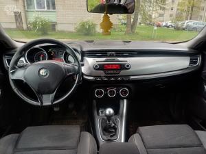 Sarkans Alfa Romeo Giulietta 2011 Viļņa, ar dzinēja tilpumu 1.40 L un nobraukumu 408 tūkst. km par 900 €, foto 11 vietnē AUTOMOTO.COM.LV