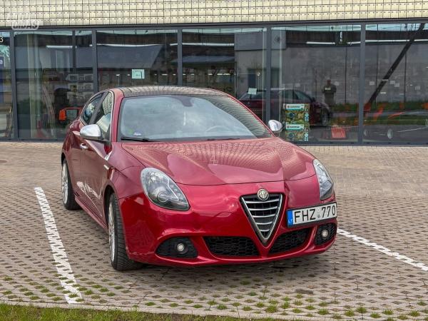 Red Alfa Romeo Giulietta 2011 in Kaunas, with an engine capacity of 1.70 L and mileage of 222 thousand km for 7000 €, photo 10 on AUTOMOTO.COM.LV