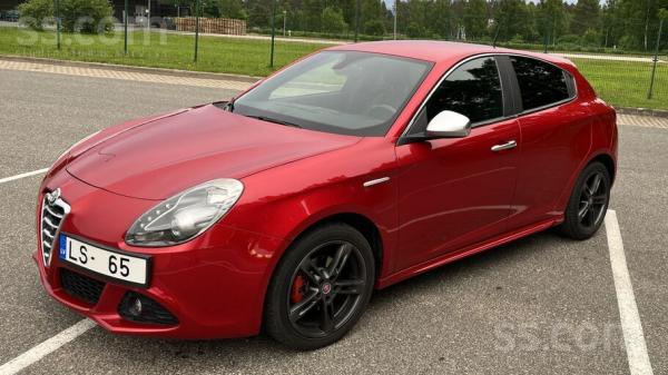 Sarkans Alfa Romeo Giulietta 2011 Valmiera, ar dzinēja tilpumu 1.60 L un nobraukumu 228 tūkst. km par 4900 €, foto 1 vietnē AUTOMOTO.COM.LV
