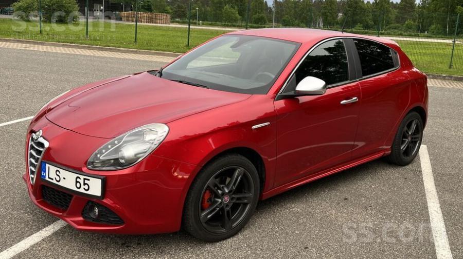 Sarkans Alfa Romeo Giulietta 2011 Valmiera, ar dzinēja tilpumu 1.60 L un nobraukumu 228 tūkst. km par 4900 €, foto 1 vietnē AUTOMOTO.COM.LV