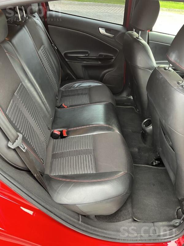 Sarkans Alfa Romeo Giulietta 2011 Valmiera, ar dzinēja tilpumu 1.60 L un nobraukumu 228 tūkst. km par 4900 €, foto 6 vietnē AUTOMOTO.COM.LV