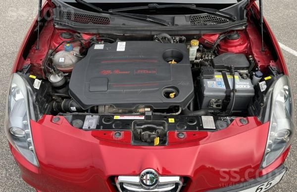 Sarkans Alfa Romeo Giulietta 2011 Valmiera, ar dzinēja tilpumu 1.60 L un nobraukumu 228 tūkst. km par 4900 €, foto 7 vietnē AUTOMOTO.COM.LV