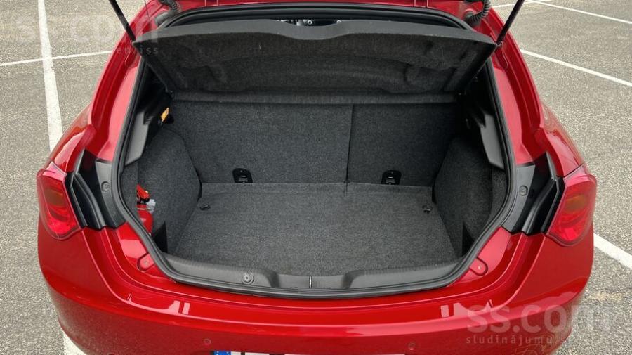 Sarkans Alfa Romeo Giulietta 2011 Valmiera, ar dzinēja tilpumu 1.60 L un nobraukumu 228 tūkst. km par 4900 €, foto 9 vietnē AUTOMOTO.COM.LV