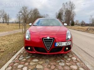 Sarkans Alfa Romeo Giulietta 2012 Kuldīga, ar dzinēja tilpumu 2.00 L un nobraukumu 234 tūkst. km par 4900 €, foto 4 vietnē AUTOMOTO.COM.LV