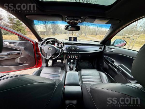 Sarkans Alfa Romeo Giulietta 2012 Kuldīga, ar dzinēja tilpumu 2.00 L un nobraukumu 234 tūkst. km par 4900 €, foto 6 vietnē AUTOMOTO.COM.LV