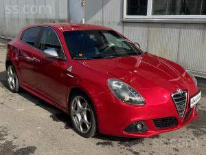 Sarkans Alfa Romeo Giulietta 2012 Rīga, ar dzinēja tilpumu 1.40 L un nobraukumu 209 tūkst. km par 5900 €, foto 4 vietnē AUTOMOTO.COM.LV