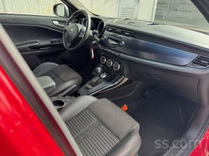 Sarkans Alfa Romeo Giulietta 2012 Rīga, ar dzinēja tilpumu 1.40 L un nobraukumu 209 tūkst. km par 5900 €, foto 11 vietnē AUTOMOTO.COM.LV