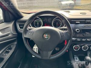 Sarkans Alfa Romeo Giulietta 2012 Rīga, ar dzinēja tilpumu 1.40 L un nobraukumu 209 tūkst. km par 5900 €, foto 18 vietnē AUTOMOTO.COM.LV