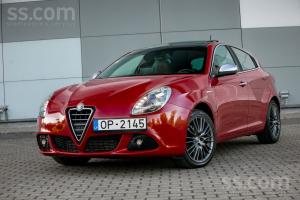 Red Alfa Romeo Giulietta 2013 in Jelgava, with an engine capacity of 2.00 L and mileage of 239 thousand km for 4790 €, photo  on AUTOMOTO.COM.LV