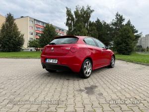 Sarkans Alfa Romeo Giulietta 2013 Tallina, ar dzinēja tilpumu 1.40 L un nobraukumu 140 tūkst. km par 6800 €, foto 4 vietnē AUTOMOTO.COM.LV