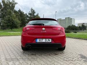 Sarkans Alfa Romeo Giulietta 2013 Tallina, ar dzinēja tilpumu 1.40 L un nobraukumu 140 tūkst. km par 6800 €, foto 5 vietnē AUTOMOTO.COM.LV