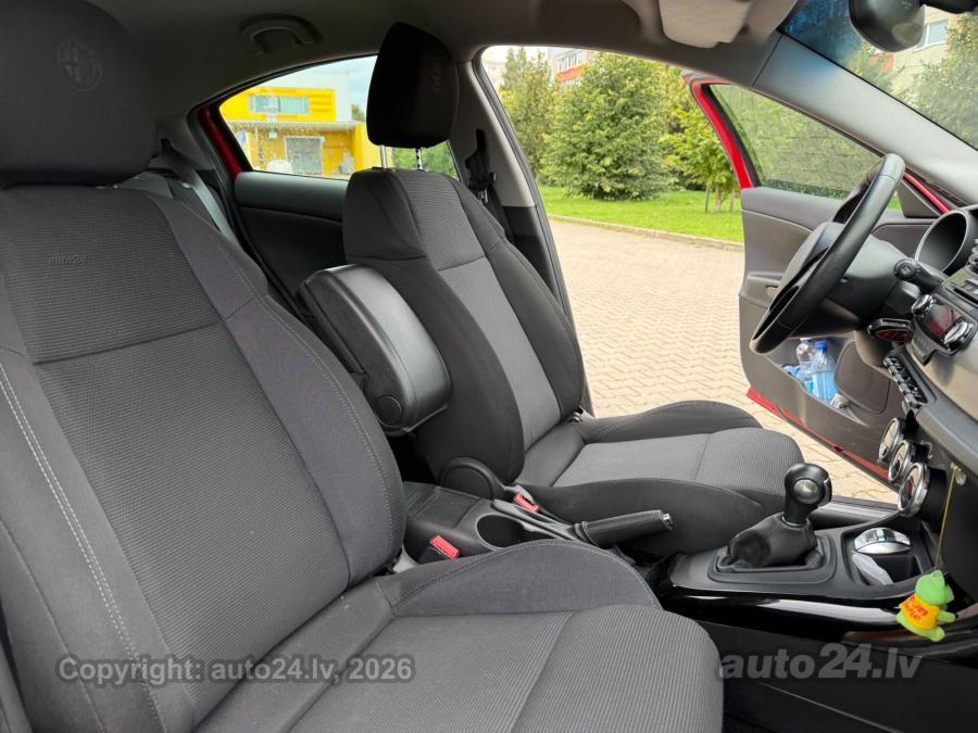 Sarkans Alfa Romeo Giulietta 2013 Tallina, ar dzinēja tilpumu 1.40 L un nobraukumu 140 tūkst. km par 6800 €, foto 8 vietnē AUTOMOTO.COM.LV