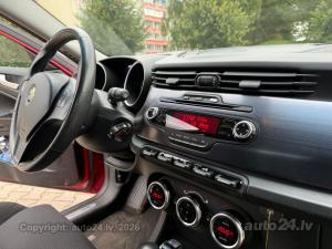 Sarkans Alfa Romeo Giulietta 2013 Tallina, ar dzinēja tilpumu 1.40 L un nobraukumu 140 tūkst. km par 6800 €, foto 10 vietnē AUTOMOTO.COM.LV