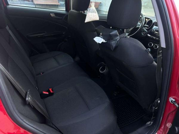 Sarkans Alfa Romeo Giulietta 2014 Viļņa, ar dzinēja tilpumu 1.37 L un nobraukumu 261 tūkst. km par 5900 €, foto 10 vietnē AUTOMOTO.COM.LV