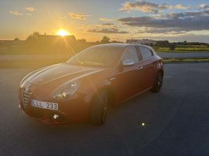 Sarkans Alfa Romeo Giulietta 2014 Kauņa, ar dzinēja tilpumu 1.96 L un nobraukumu 242 tūkst. km par 6200 €, foto 9 vietnē AUTOMOTO.COM.LV