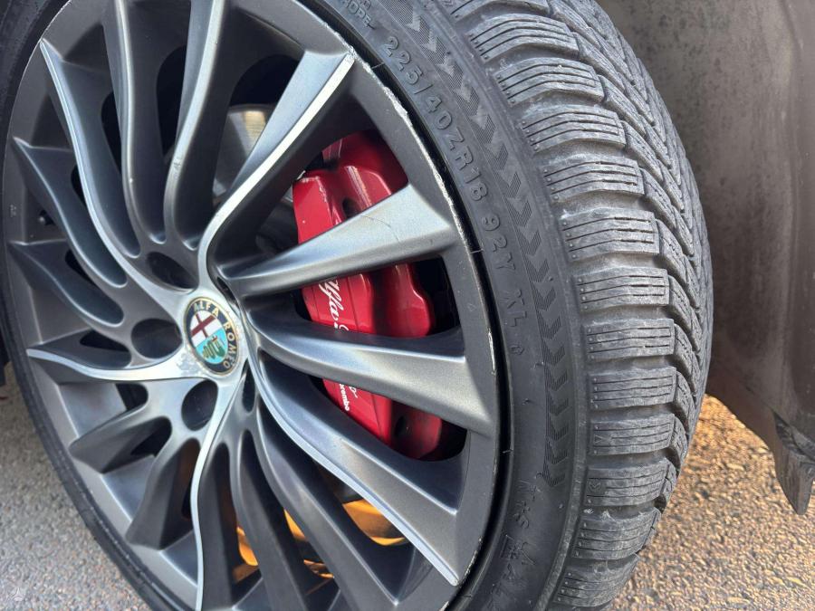 Sarkans Alfa Romeo Giulietta 2014 Kauņa, ar dzinēja tilpumu 1.96 L un nobraukumu 242 tūkst. km par 6200 €, foto 18 vietnē AUTOMOTO.COM.LV
