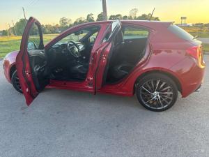 Sarkans Alfa Romeo Giulietta 2014 Kauņa, ar dzinēja tilpumu 1.96 L un nobraukumu 242 tūkst. km par 6200 €, foto 23 vietnē AUTOMOTO.COM.LV