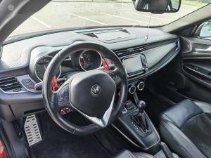 Red Alfa Romeo Giulietta 2016 in Vilnius, with an engine capacity of 1.70 L and mileage of 169 thousand km for 15500 €, photo 9 on AUTOMOTO.COM.LV