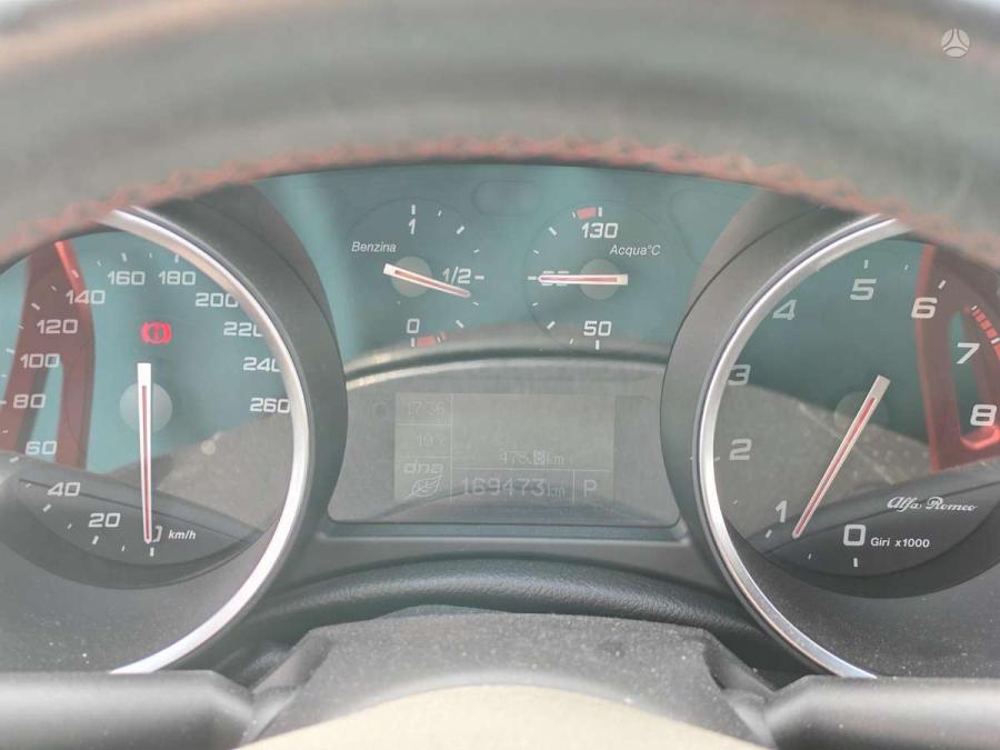 Red Alfa Romeo Giulietta 2016 in Vilnius, with an engine capacity of 1.70 L and mileage of 169 thousand km for 15500 €, photo 13 on AUTOMOTO.COM.LV