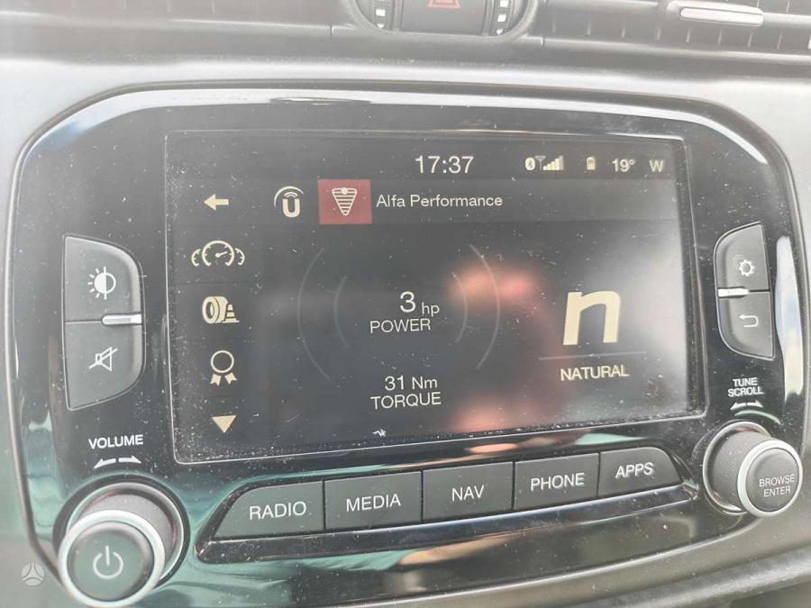 Red Alfa Romeo Giulietta 2016 in Vilnius, with an engine capacity of 1.70 L and mileage of 169 thousand km for 15500 €, photo 14 on AUTOMOTO.COM.LV