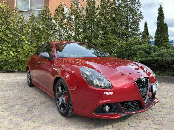 Red Alfa Romeo Giulietta 2016 in Vilnius, with an engine capacity of 1.74 L and mileage of 75 thousand km for 17450 €, photo 7 on AUTOMOTO.COM.LV