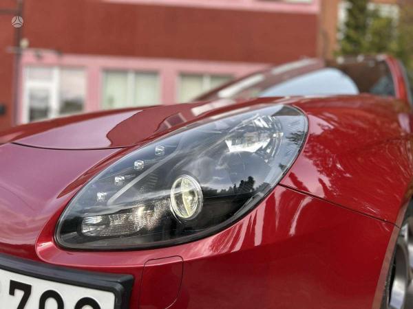 Red Alfa Romeo Giulietta 2016 in Vilnius, with an engine capacity of 1.74 L and mileage of 75 thousand km for 17450 €, photo 9 on AUTOMOTO.COM.LV