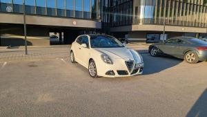 White Alfa Romeo Giulietta 2010 in Kaunas, with an engine capacity of 1.37 L and mileage of 256 thousand km for 3650 €, photo 3 on AUTOMOTO.COM.LV