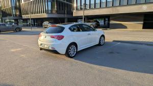 White Alfa Romeo Giulietta 2010 in Kaunas, with an engine capacity of 1.37 L and mileage of 256 thousand km for 3650 €, photo 12 on AUTOMOTO.COM.LV