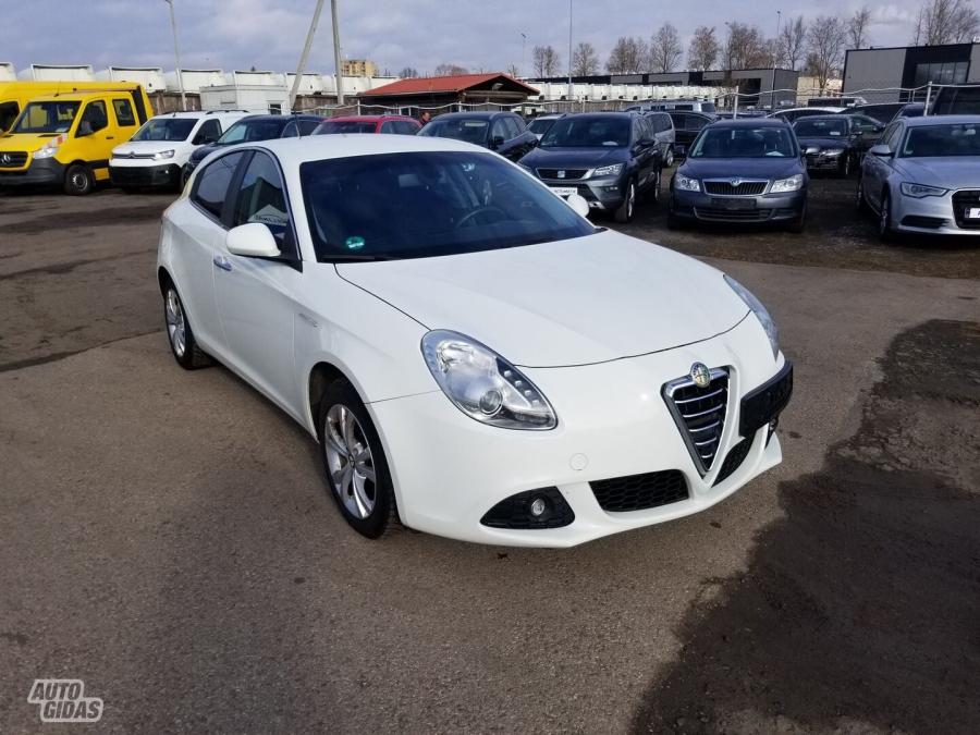 Balts Alfa Romeo Giulietta 2011 Kauņa, ar dzinēja tilpumu 1.40 L un nobraukumu 193 tūkst. km par 2999 €, foto 4 vietnē AUTOMOTO.COM.LV
