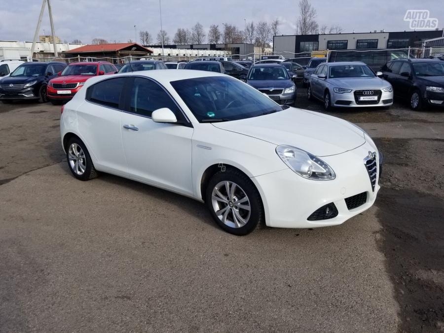 Balts Alfa Romeo Giulietta 2011 Kauņa, ar dzinēja tilpumu 1.40 L un nobraukumu 193 tūkst. km par 2999 €, foto 5 vietnē AUTOMOTO.COM.LV