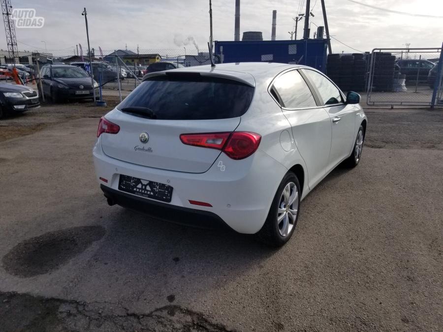 Balts Alfa Romeo Giulietta 2011 Kauņa, ar dzinēja tilpumu 1.40 L un nobraukumu 193 tūkst. km par 2999 €, foto 7 vietnē AUTOMOTO.COM.LV