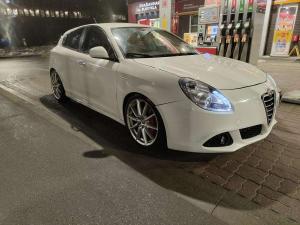 Balts Alfa Romeo Giulietta 2011 Trakai, ar dzinēja tilpumu 1.96 L un nobraukumu 200 tūkst. km par 1500 €, foto 9 vietnē AUTOMOTO.COM.LV