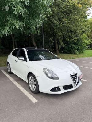 Balts Alfa Romeo Giulietta 2011 Kauņa, ar dzinēja tilpumu 2.00 L un nobraukumu 243 tūkst. km par 3599 €, foto 5 vietnē AUTOMOTO.COM.LV