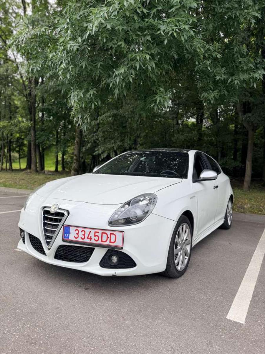 Balts Alfa Romeo Giulietta 2011 Kauņa, ar dzinēja tilpumu 2.00 L un nobraukumu 243 tūkst. km par 3599 €, foto 7 vietnē AUTOMOTO.COM.LV