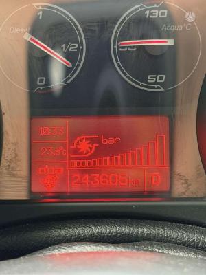Balts Alfa Romeo Giulietta 2011 Kauņa, ar dzinēja tilpumu 2.00 L un nobraukumu 243 tūkst. km par 3599 €, foto 12 vietnē AUTOMOTO.COM.LV
