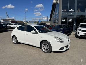 White Alfa Romeo Giulietta 2012 in Taurage, with an engine capacity of 1.60 L and mileage of 290 thousand km for 3300 €, photo  on AUTOMOTO.COM.LV