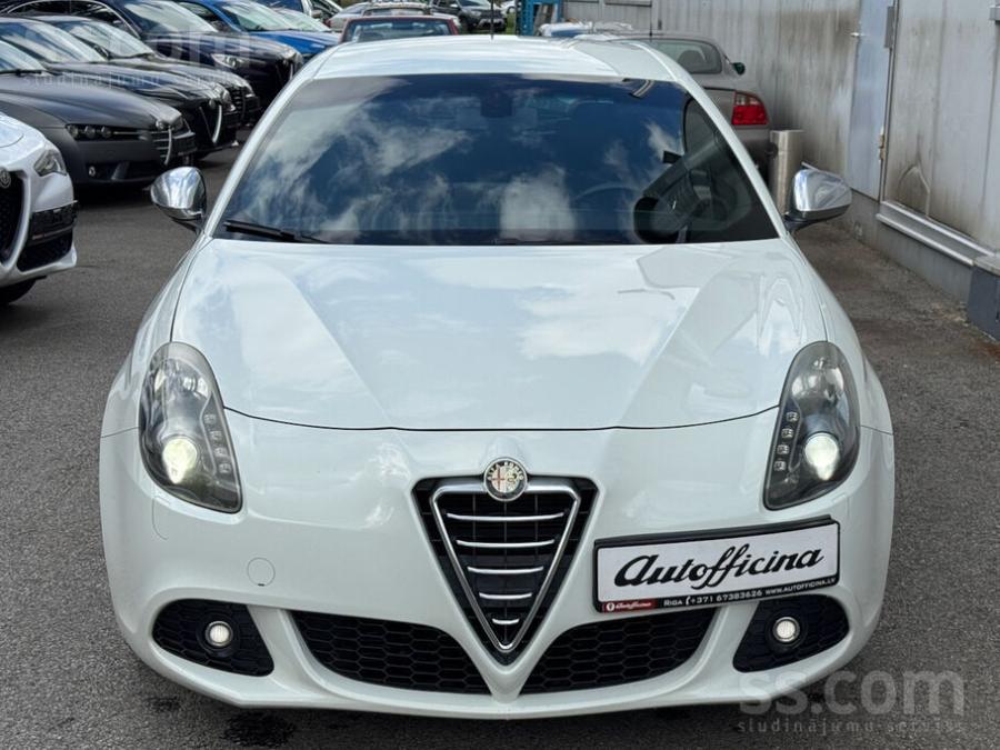 Balts Alfa Romeo Giulietta 2012 Rīga, ar dzinēja tilpumu 1.40 L un nobraukumu 229 tūkst. km par 5900 €, foto 3 vietnē AUTOMOTO.COM.LV