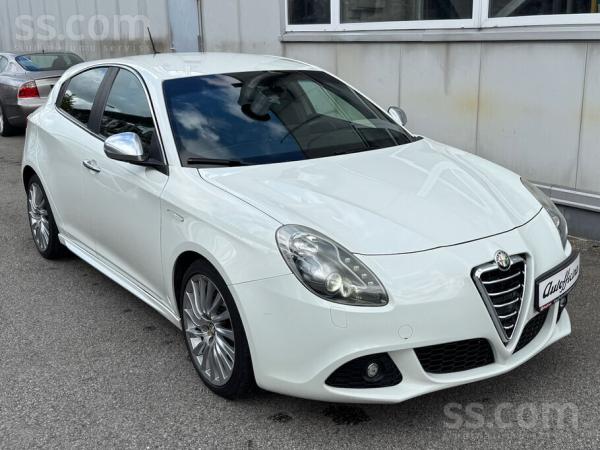 Balts Alfa Romeo Giulietta 2012 Rīga, ar dzinēja tilpumu 1.40 L un nobraukumu 229 tūkst. km par 5900 €, foto 4 vietnē AUTOMOTO.COM.LV