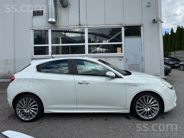 Balts Alfa Romeo Giulietta 2012 Rīga, ar dzinēja tilpumu 1.40 L un nobraukumu 229 tūkst. km par 5900 €, foto 5 vietnē AUTOMOTO.COM.LV