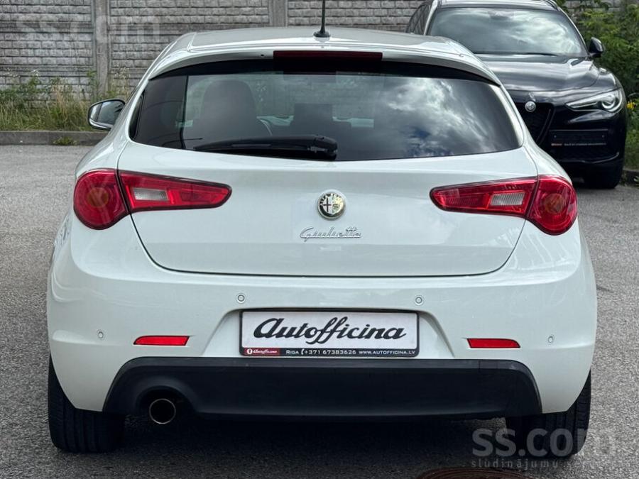 Balts Alfa Romeo Giulietta 2012 Rīga, ar dzinēja tilpumu 1.40 L un nobraukumu 229 tūkst. km par 5900 €, foto 7 vietnē AUTOMOTO.COM.LV