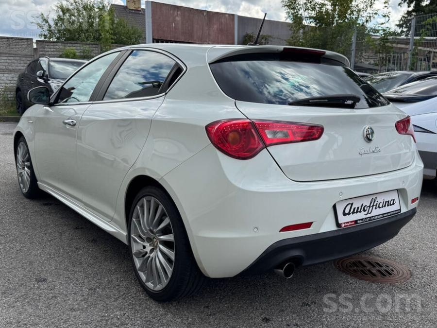 Balts Alfa Romeo Giulietta 2012 Rīga, ar dzinēja tilpumu 1.40 L un nobraukumu 229 tūkst. km par 5900 €, foto 8 vietnē AUTOMOTO.COM.LV
